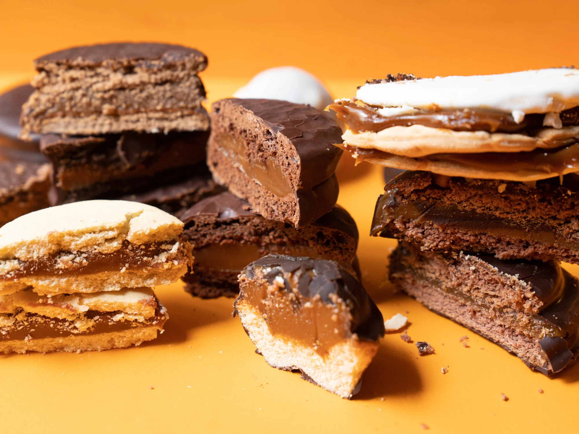 Medalla de plata para 1823: el alfajor tandilense de chocolate negro y ...